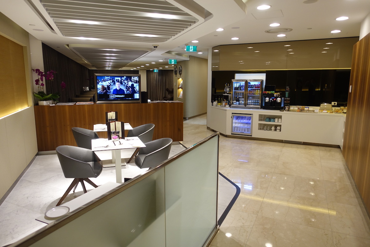 Singapore First Lounge MEL Review I One Mile At A Time